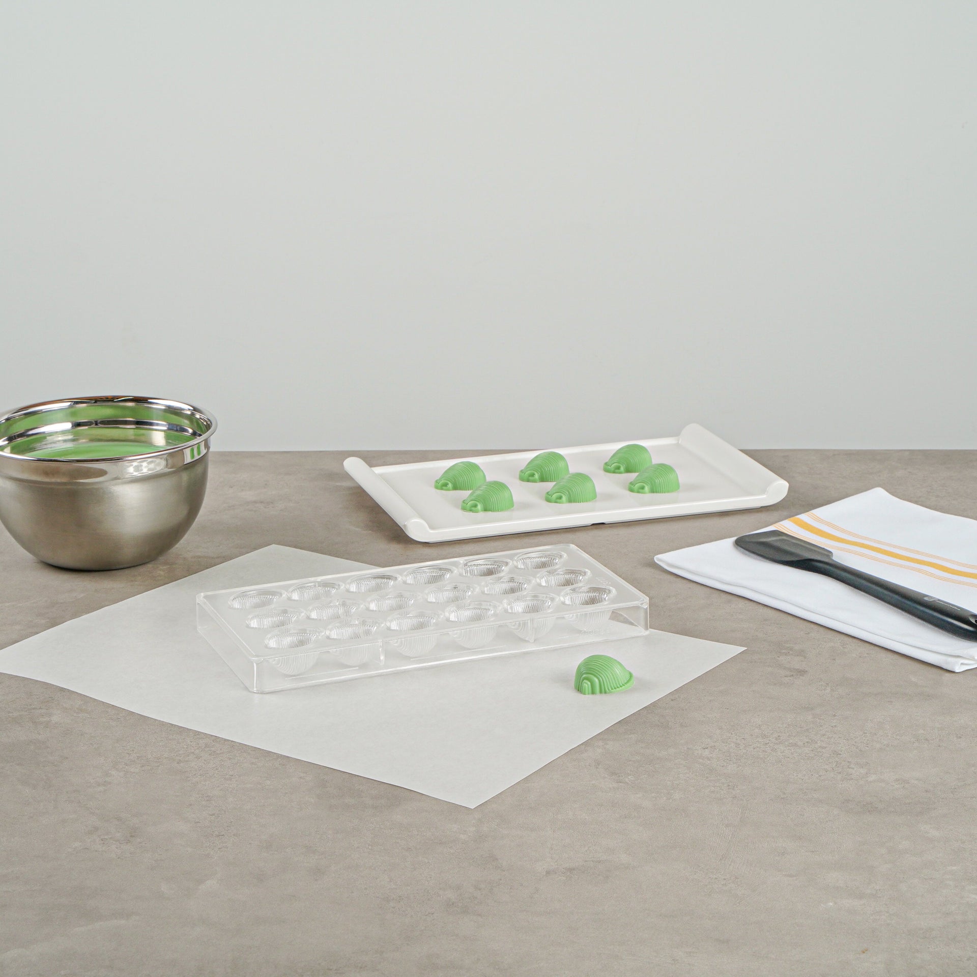 Pastry Tek Polycarbonate Sea Shell Candy / Chocolate Mold - 18 ...