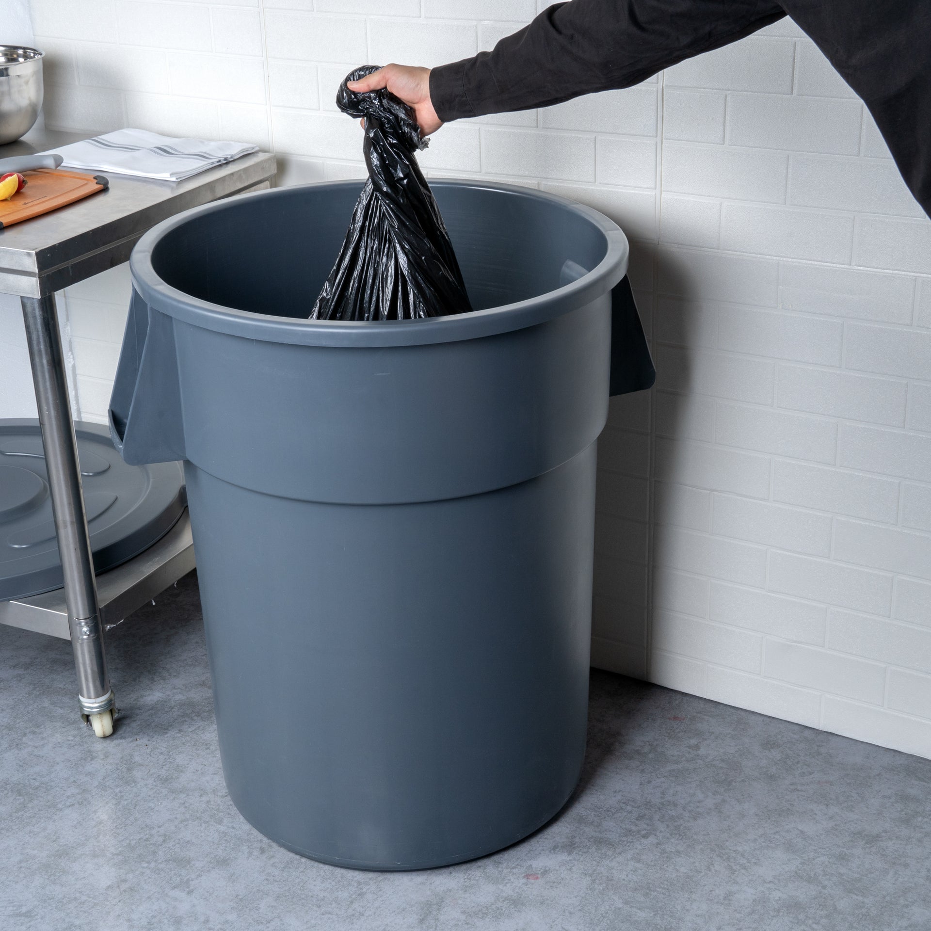 RW Clean 55 gal Gray Plastic Commercial Trash Can / Ingredient Bin - 30 ...